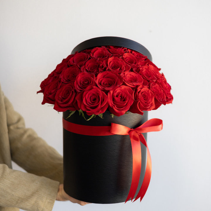 Signature Box of Red Roses – Luna Flowers Denver